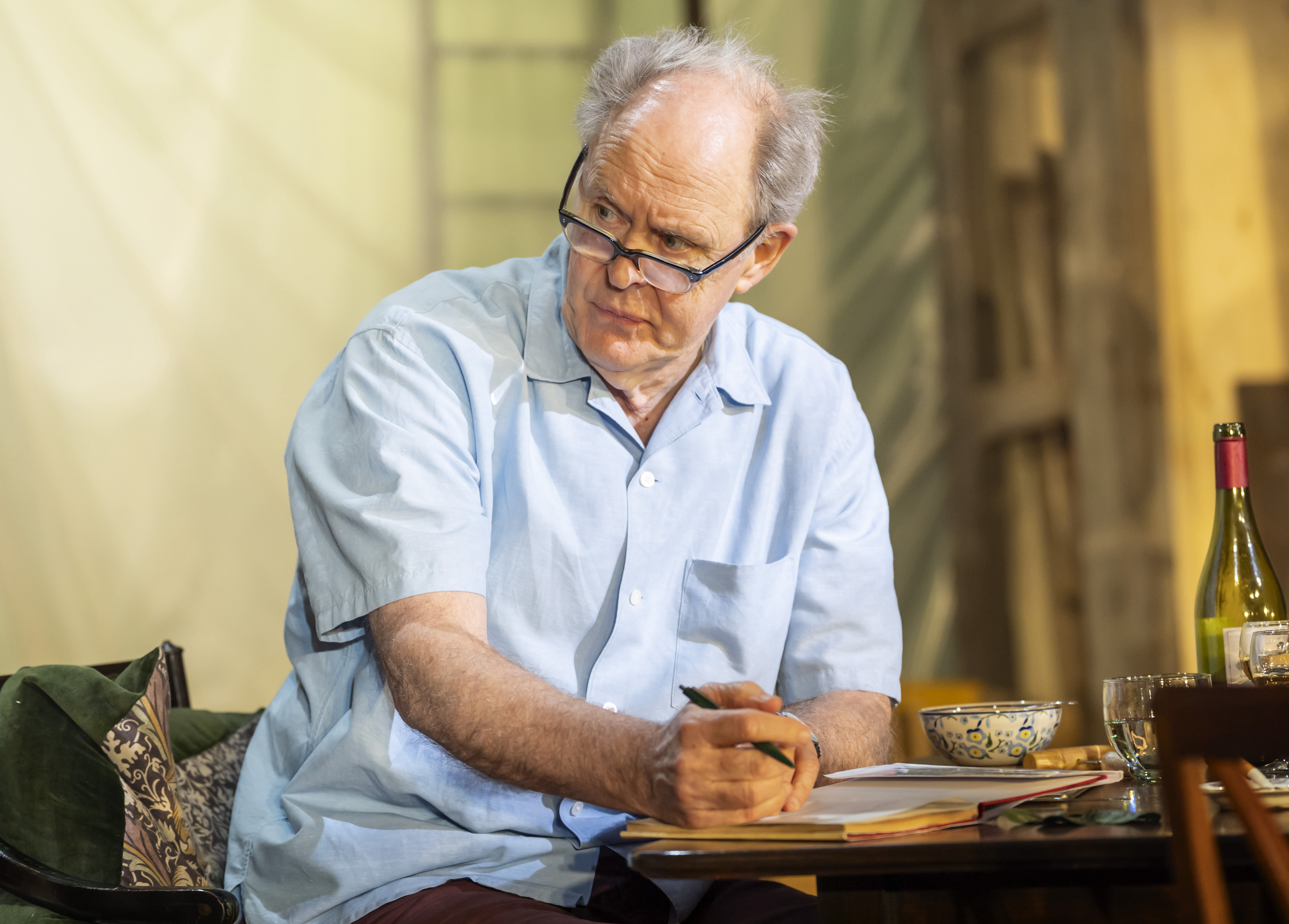 Giant, Harold Pinter - incendiary Roald Dahl drama with topical ...