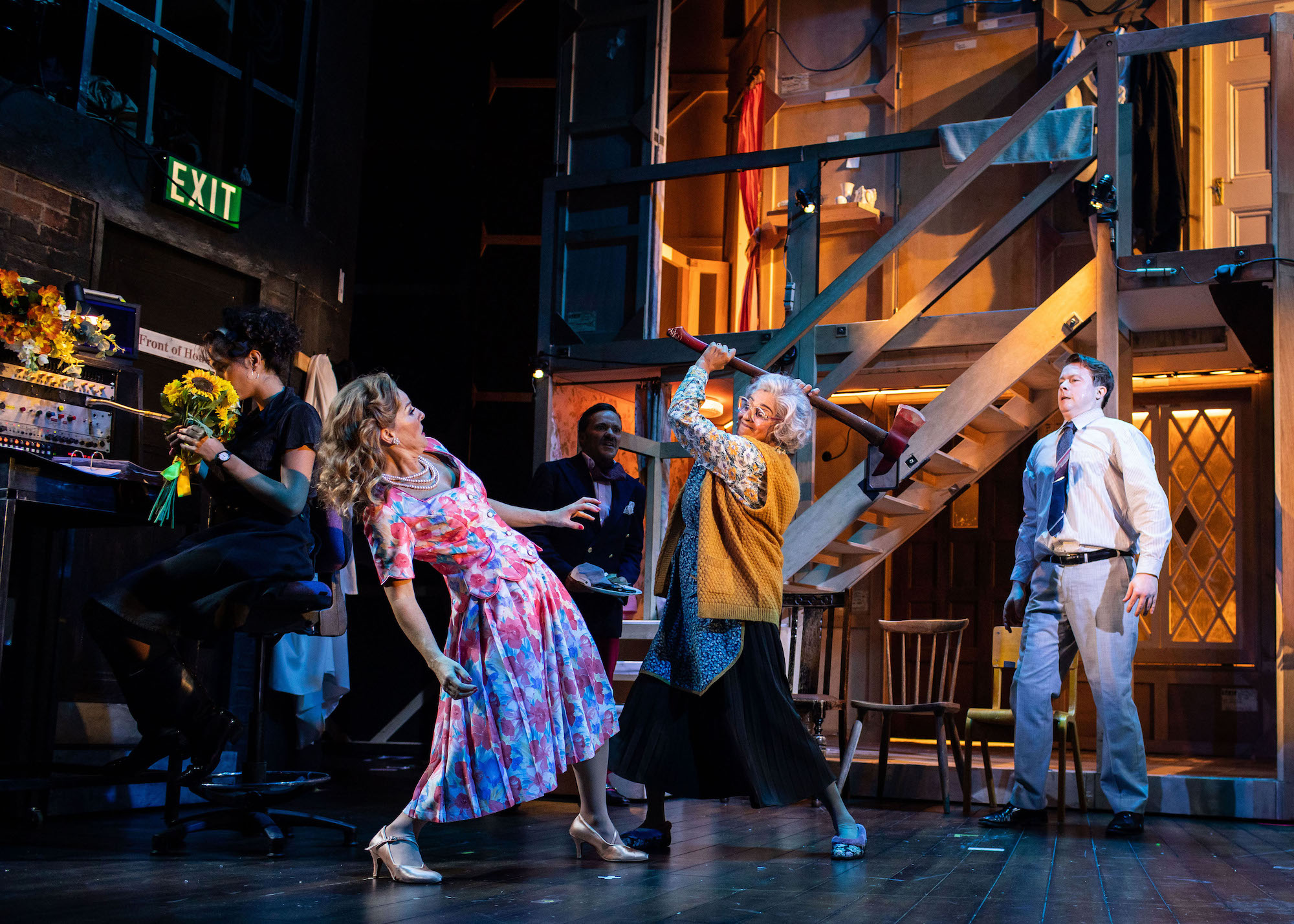 Noises Off, Garrick Theatre review - sublime chaos in Michael Frayn's ...