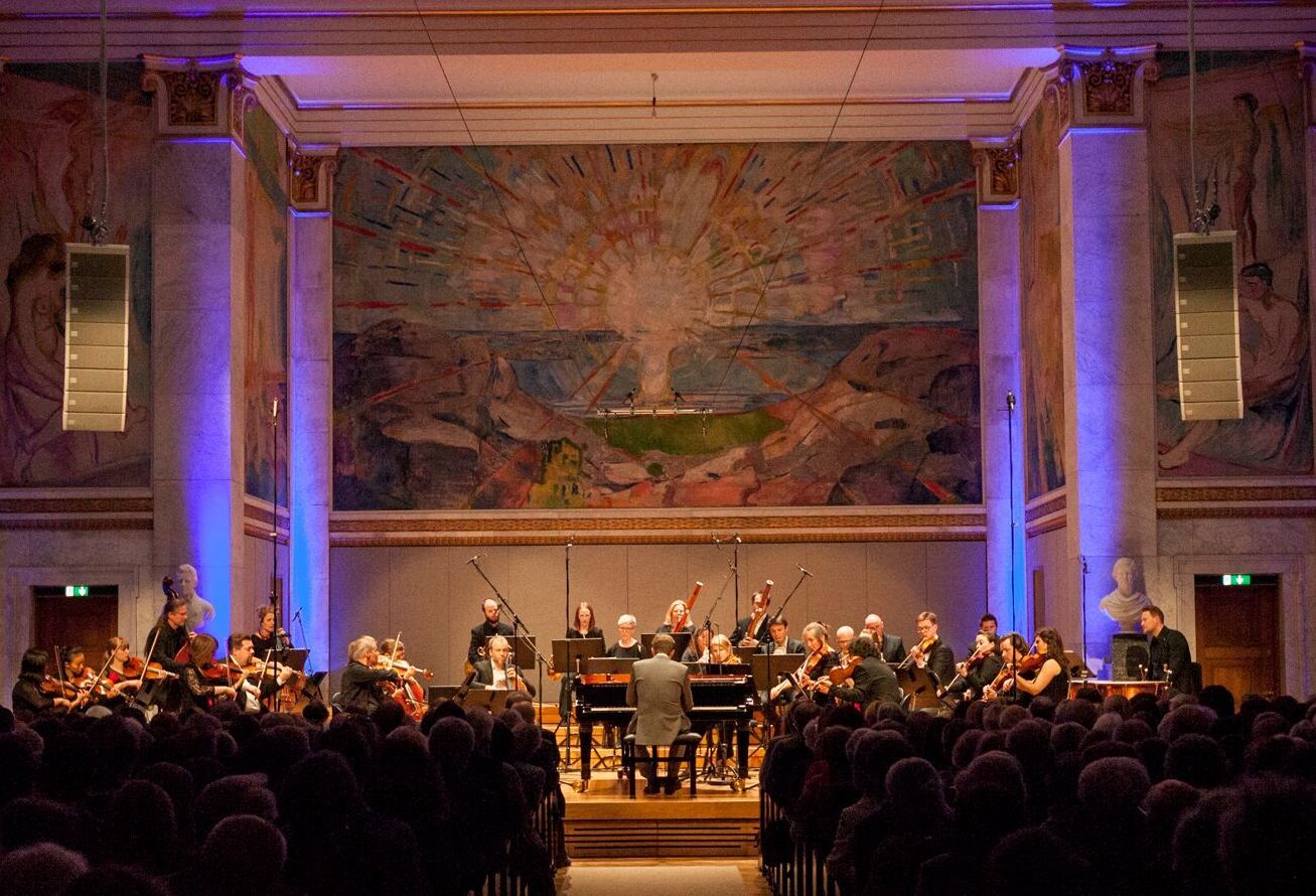 thertsdesk in Oslo: Mozart beneath a Munch sun