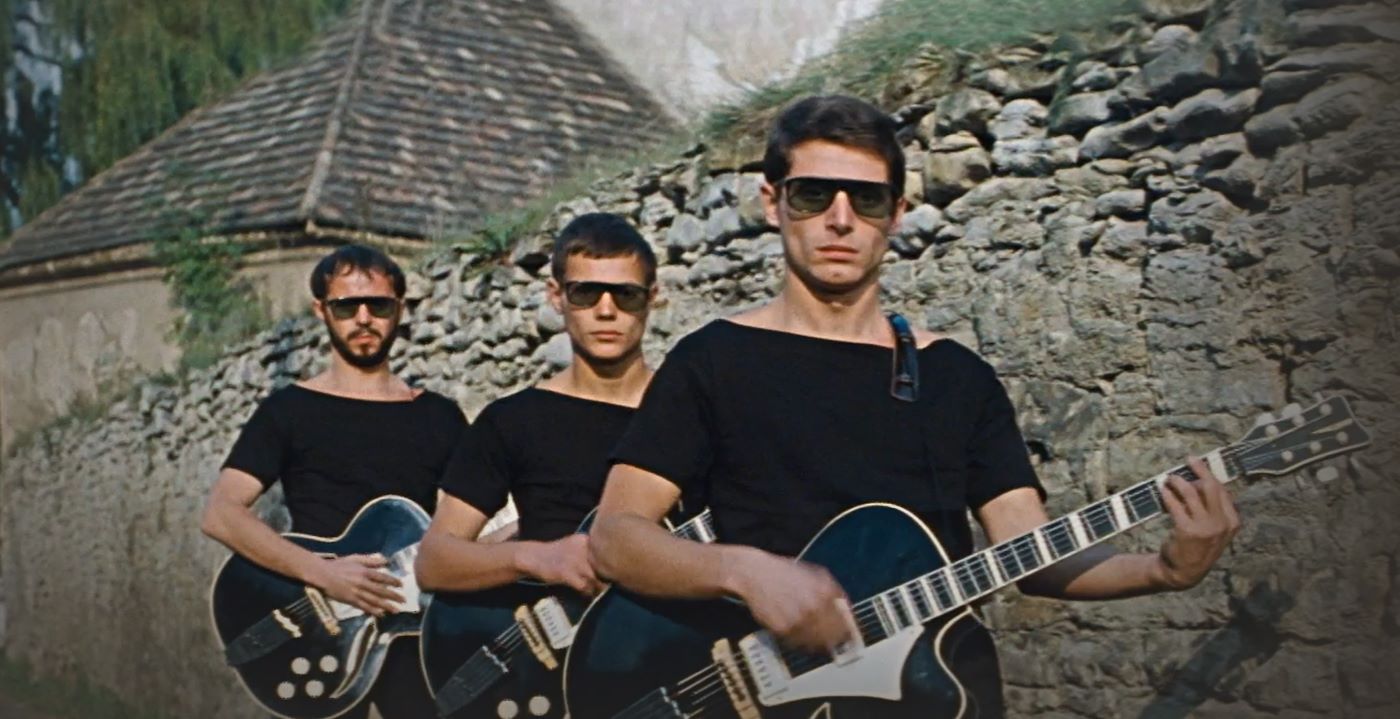 Blu-ray: The Hop-Pickers review - Ground-breaking and colourful Czech ...