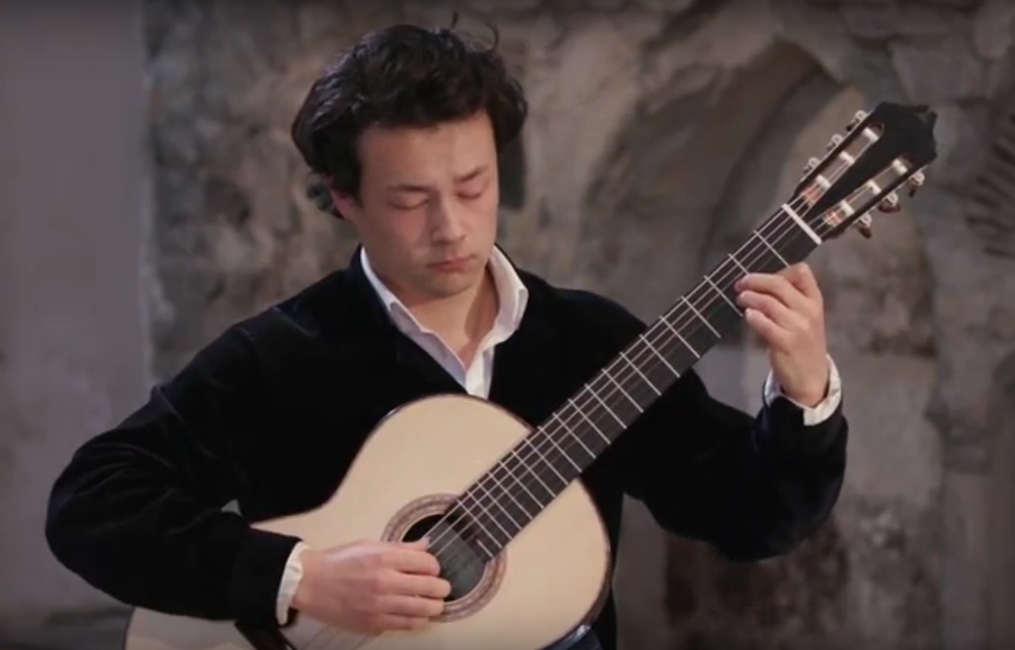 Sean Shibe, Wigmore Hall review - a bewitching hour