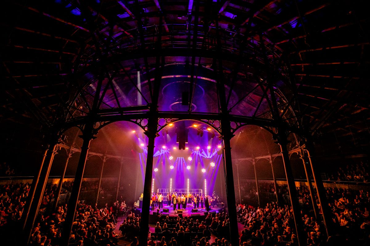 The Songs of Joni Mitchell - Roundhouse - Fans (old and new) toast to ...