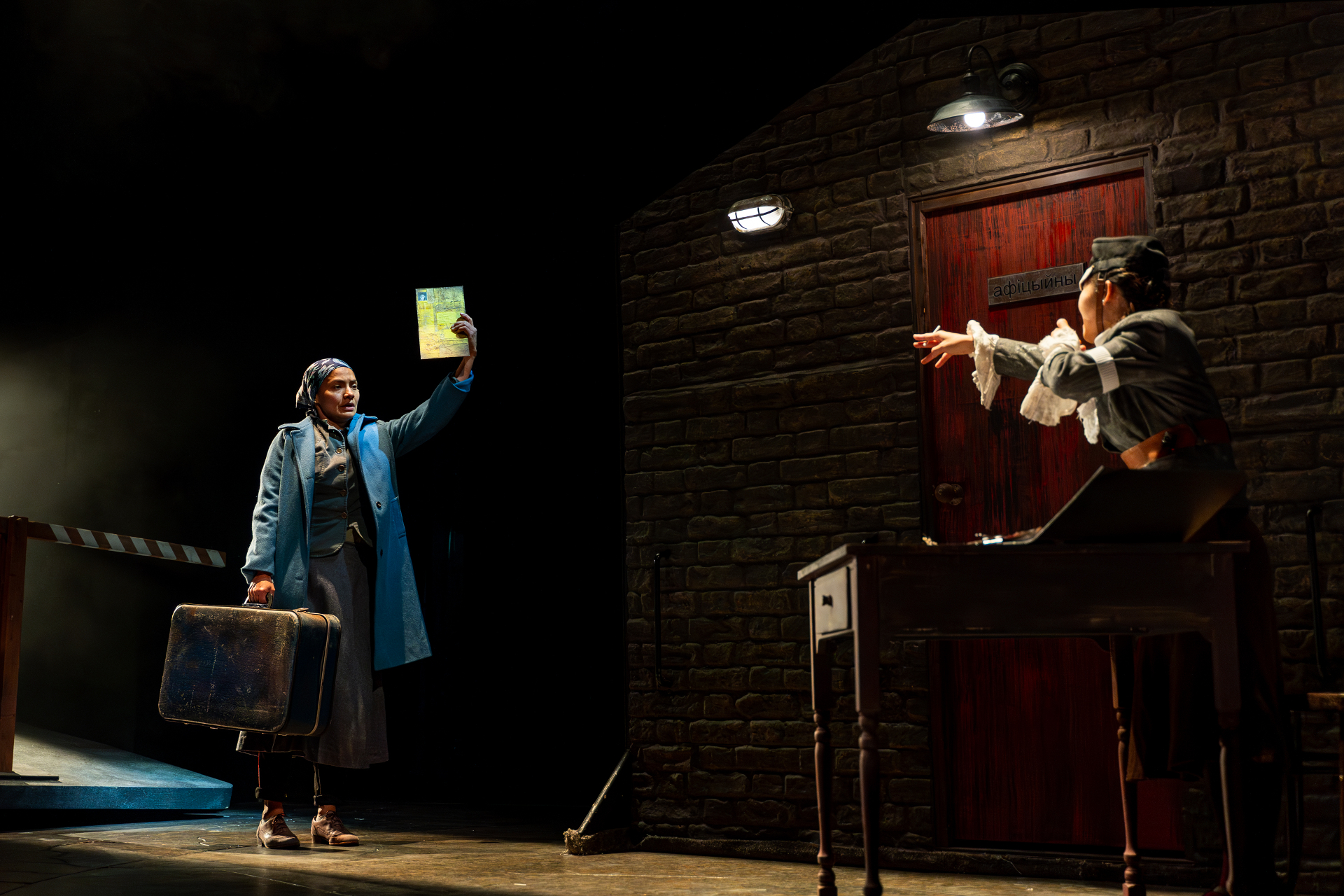 Kin, National Theatre review - Heartfelt show makes its demands, but ...