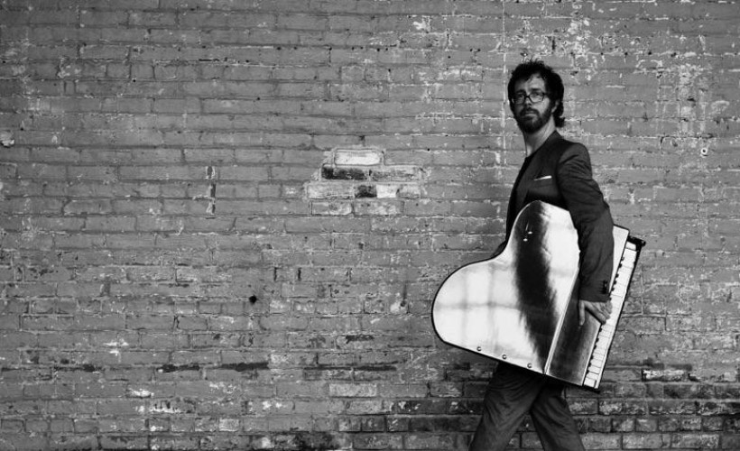 Ben Folds, Royal Albert Hall review – piano pyrotechnics and modern musings