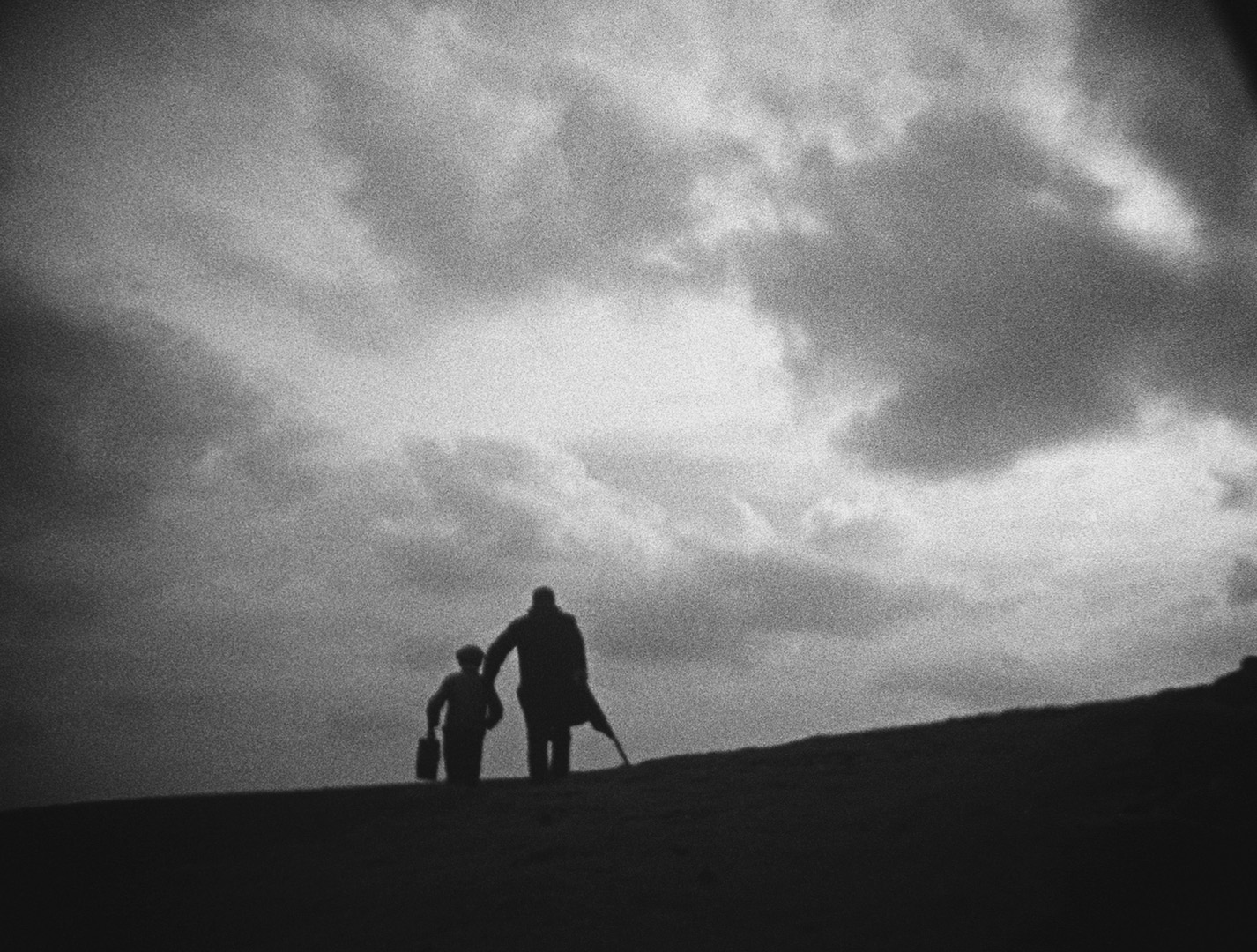 Blu-ray: Finis Terrae review - Bleak but compelling semi-documentary, filmed on location in Brittany