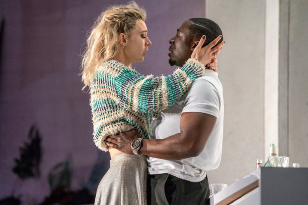 Julie, National Theatre review - vacuous and unilluminating