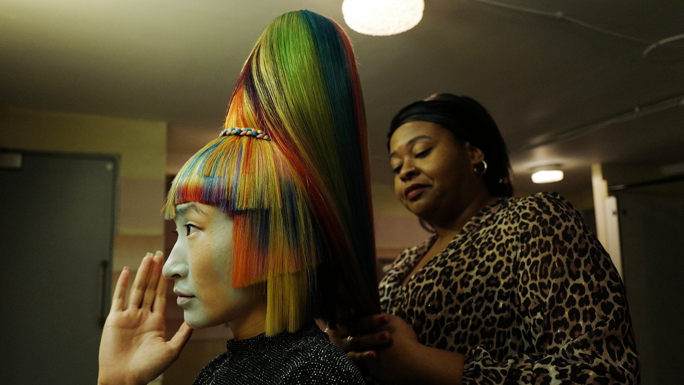 Medusa Deluxe review - combing for clues in a stylish murder mystery