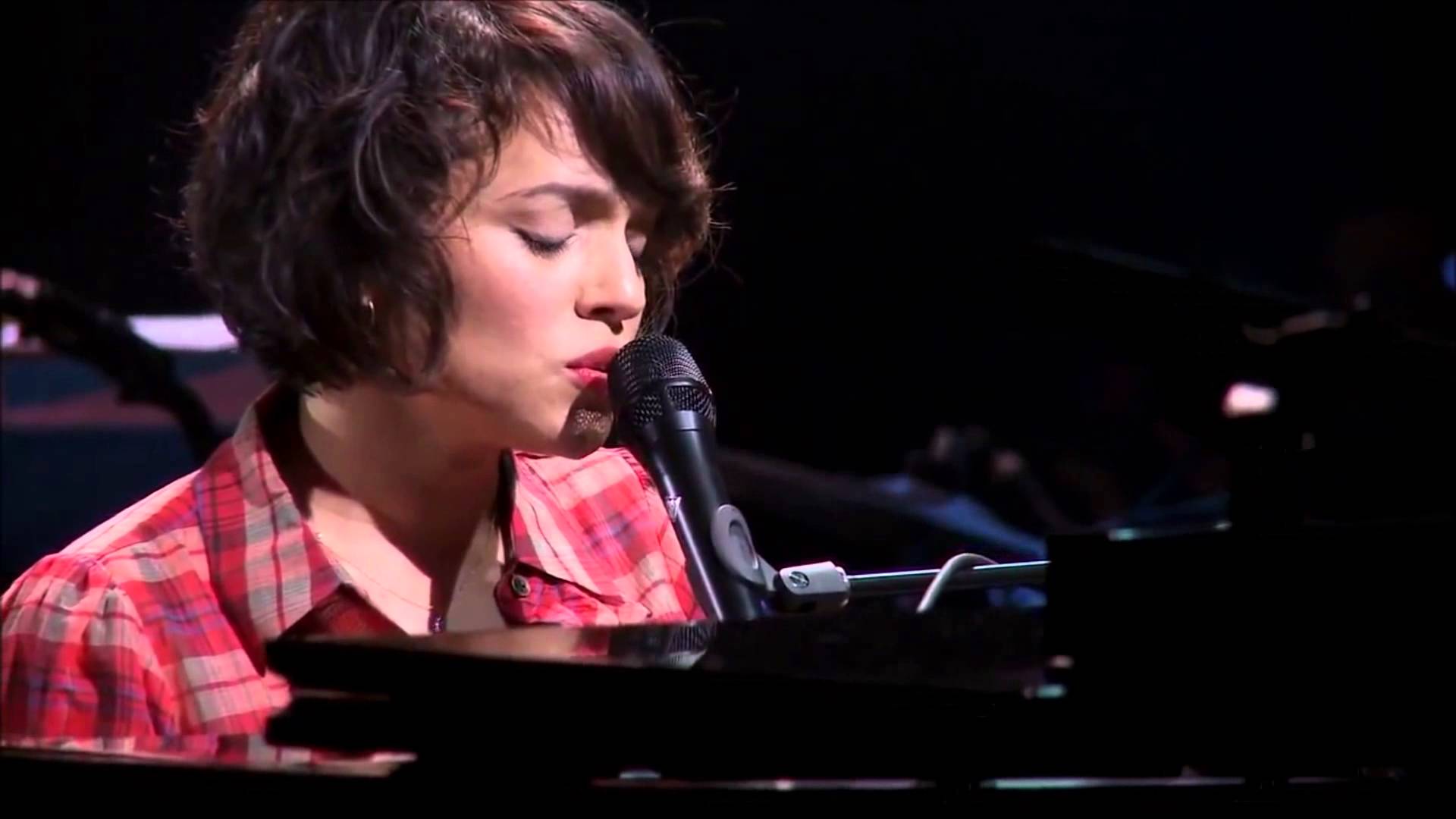 Norah Jones, Ronnie Scott's review - heartfelt music that transcends bland